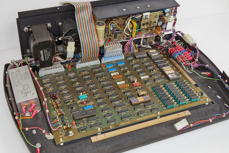 Sprzątał dom, znalazł najstarszy desktop na świecie - Q1 PC. Ile jest wart?